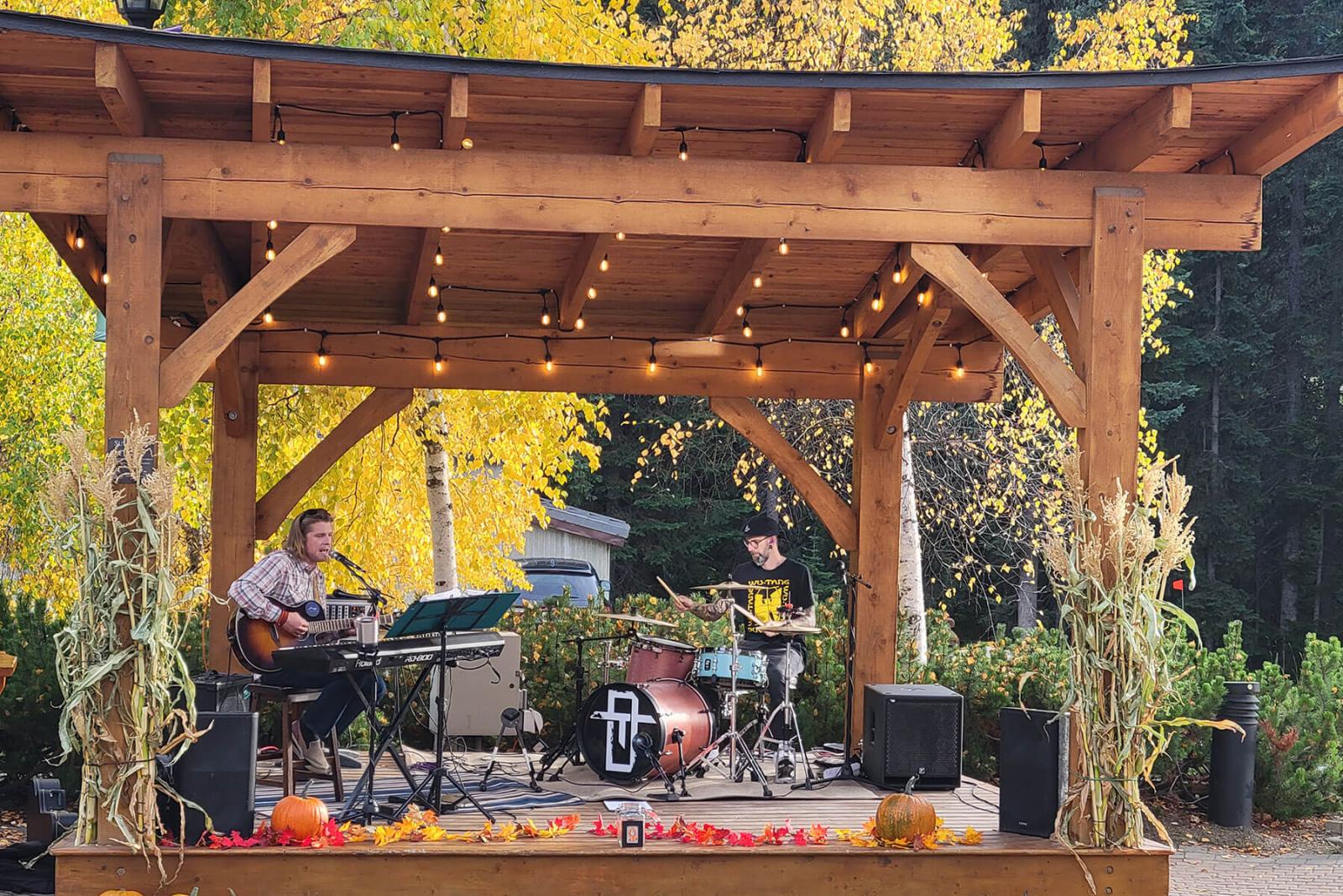 Outdoor Live Music | Sun Peaks Resort