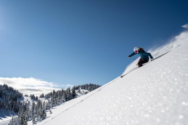 Glade Skiing and Riding | Sun Peaks Resort
